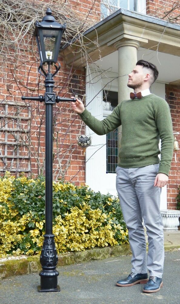 Victorian Lamp Post – Henry William